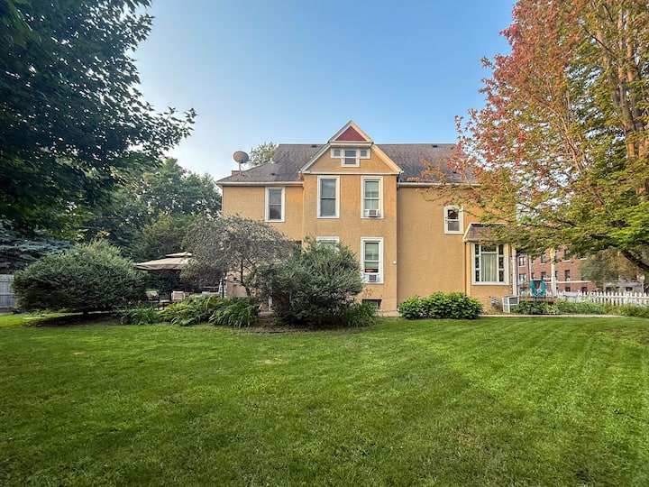 Spacious Historic Home - Outdoor Urban Oasis - Minneapolis, MN