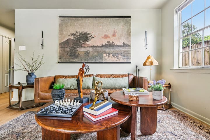Moody Manor | Walk To Quarter + Gated Parking - New Orleans, LA