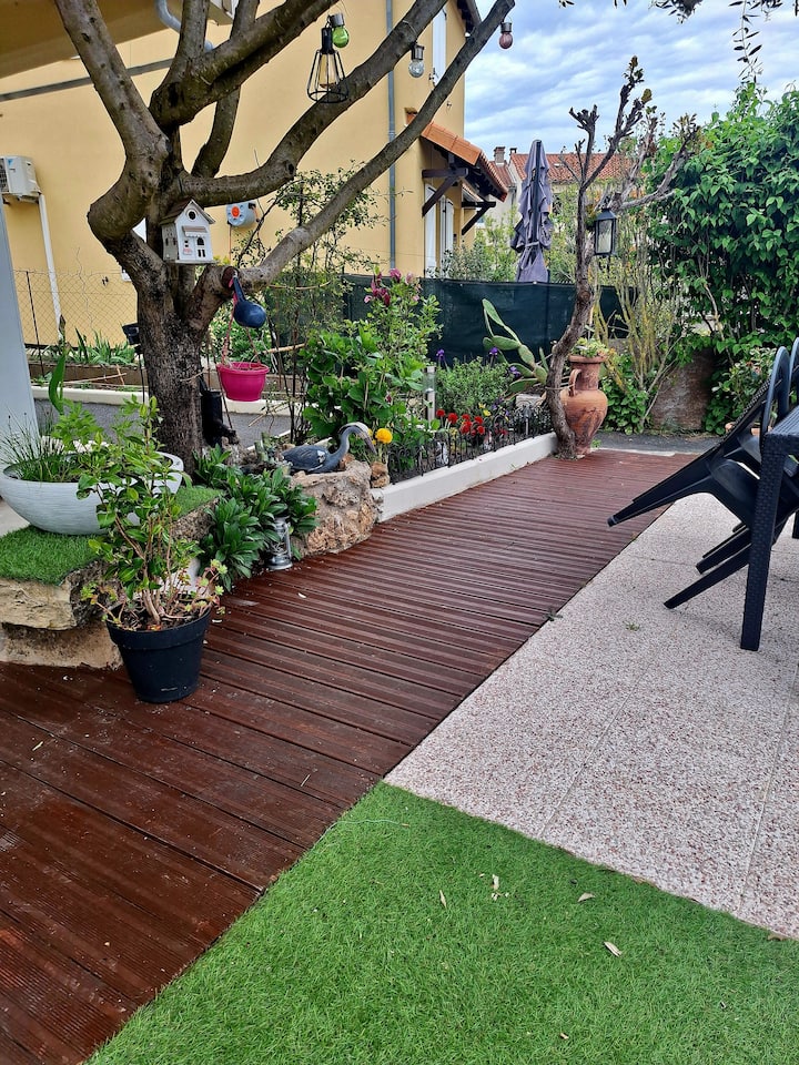 Appartement En Rdc De Maison Avec Jardin - Millau
