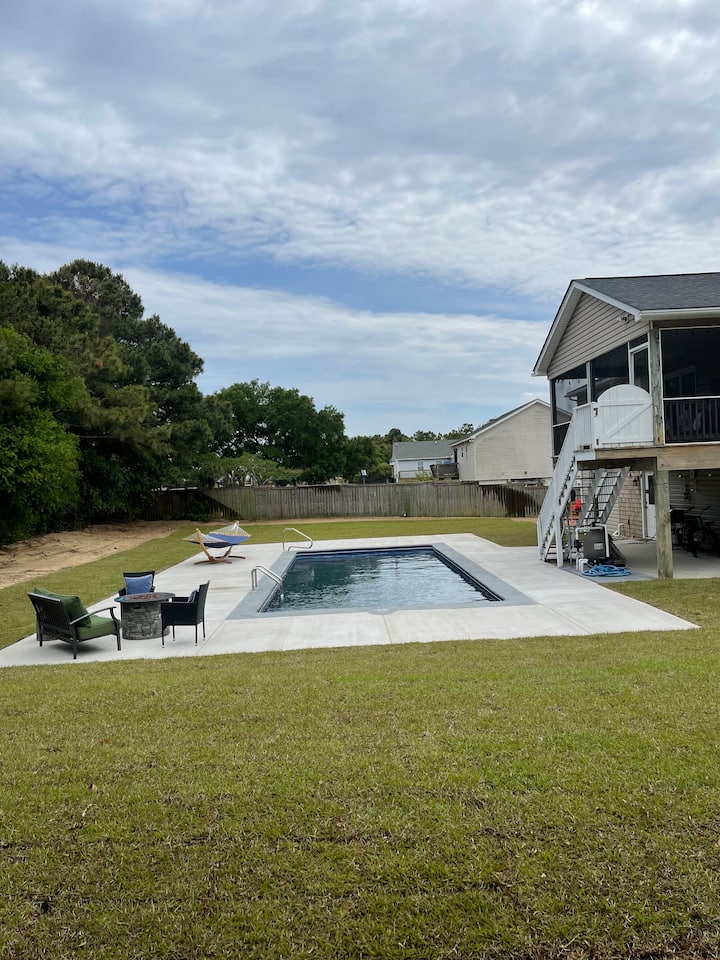 Couples Key Suite Self Check-in (Pool, Bikes) - Kitty Hawk, NC