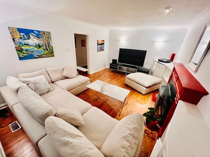 Beautiful 2bdr Apartment In East York - Toronto
