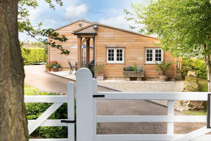 Slade Stables - Luxury Two Bed Stable Conversion - Chipping Campden