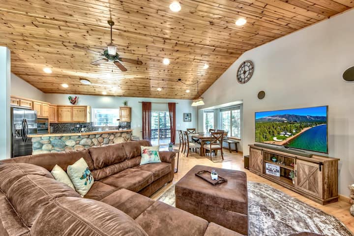 Pioneer Pines - Hottub, Pets, Foosball, 3 - South Lake Tahoe, CA
