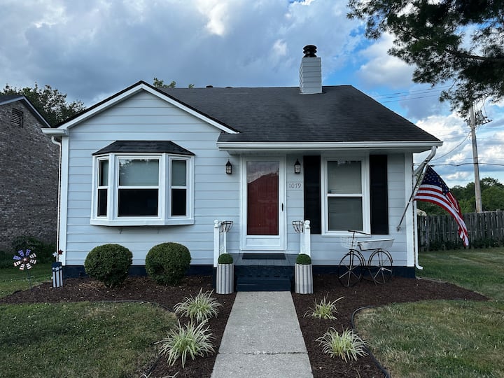 Charming Tri-level Cottage With Outdoor Serenity! - Lexington, KY