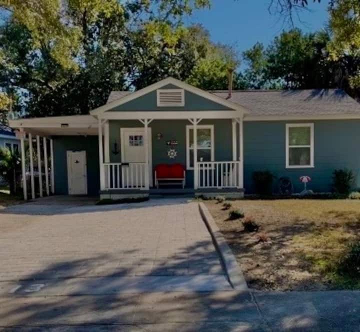 Blue Bayou Cottage -1 Mile From Boat Ramp. - Pensacola Beach, FL