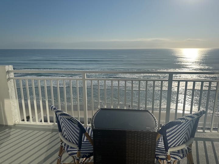 Ocean View 7th Floor Condo On Daytona Beach! - Daytona Beach Shores, FL