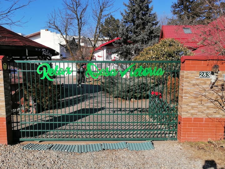 Spacious 2br Steps To Airport • Free Parking - Otopeni