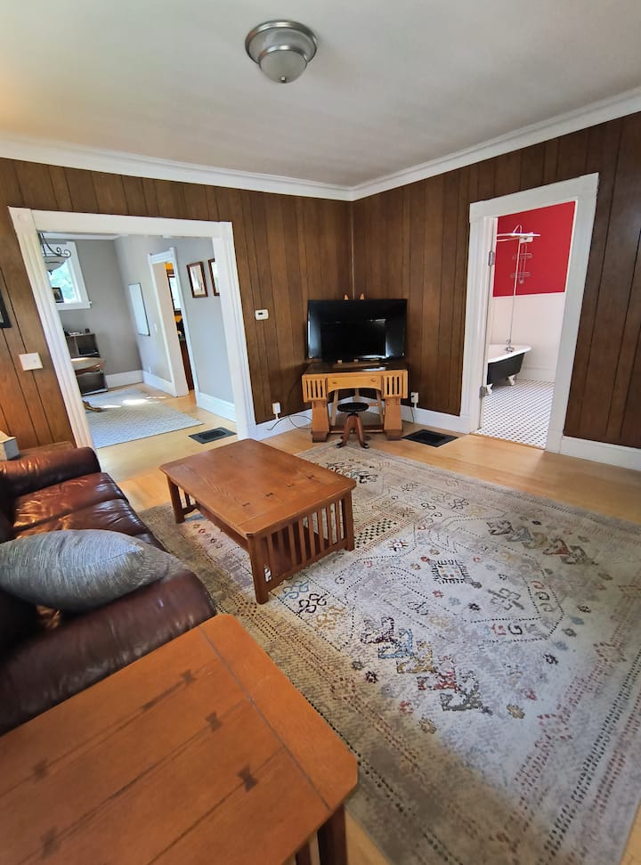 1 Bdrm Apt.3 Blocks From Medical Mile/butterworth - Grand Rapids, MI
