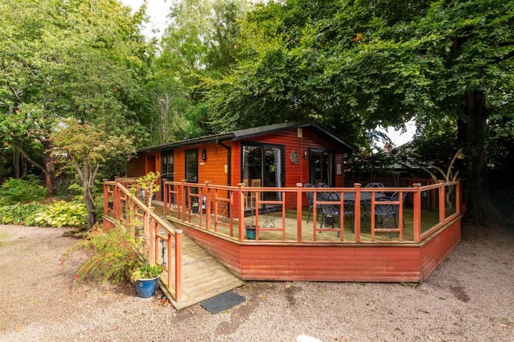 Luxury Hot Tub Lodge • Sleeps 4 • Heart Of Penrith - Penrith