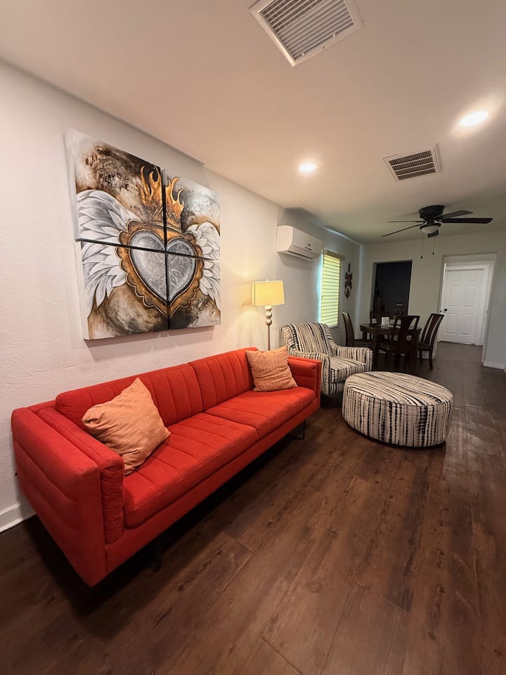 Quiet Villa In The Heart Of El Paso - El Paso, TX