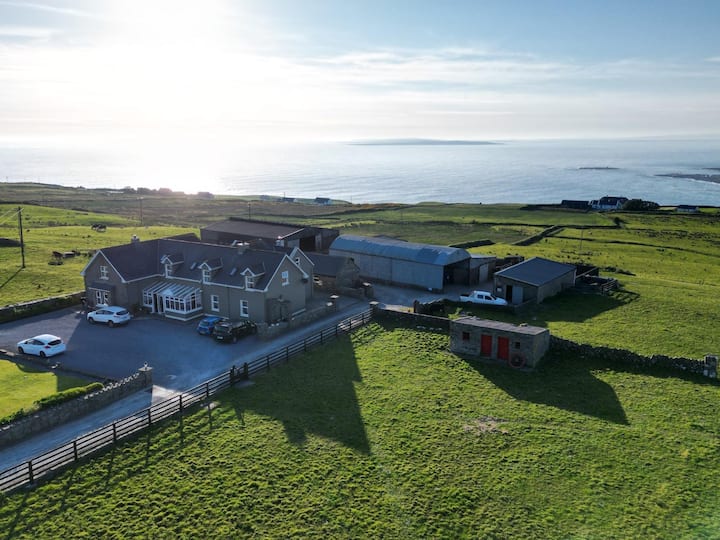 Traditional Irish Farmhouse, Clean, Spacious Rooms - Doolin