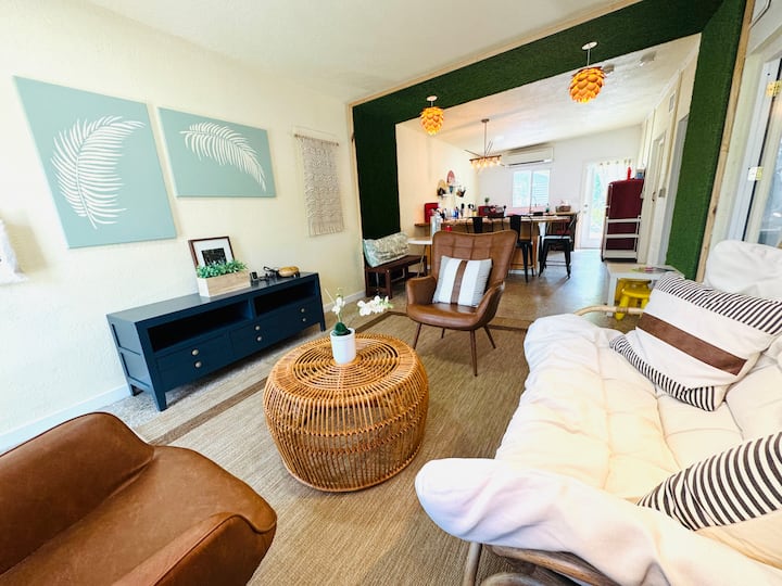 Kid-friendly Beach Cottage: Space-theme - Cape Canaveral, FL