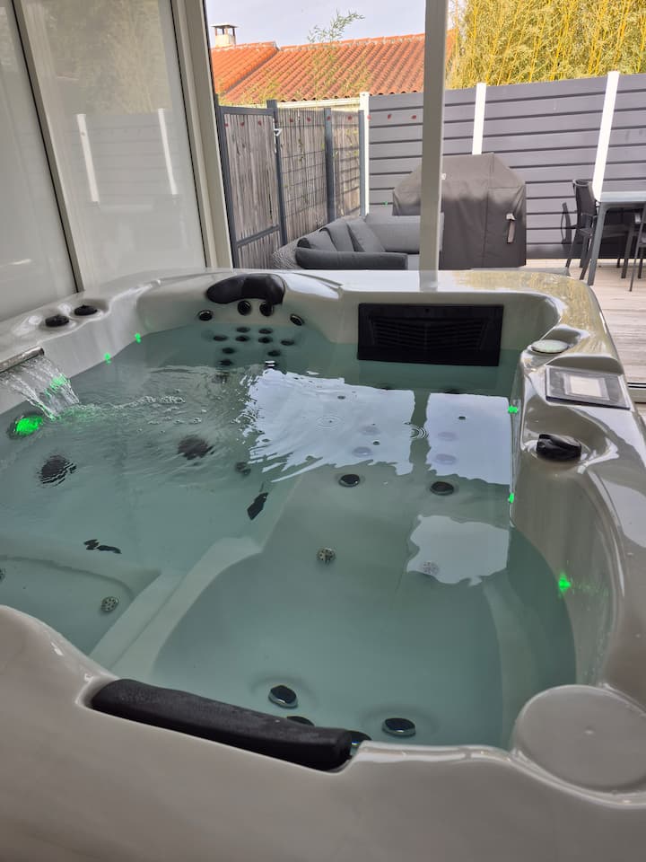 ÉChappée Iodée : Jacuzzi, Vélos ÉLec & Plage à 1km - Royan