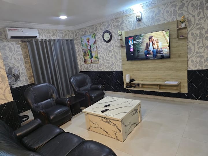 1 Bdr With Massive Sitting Room 24/7 Electricity - Lagos, Nigeria