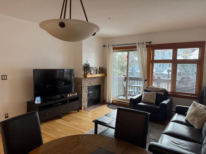 Roomy 2 Bedroom Condo With Heated Outdoor Pool! - Canmore