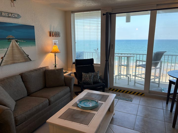 Oceanfront Studio Condo - Daytona Beach, FL