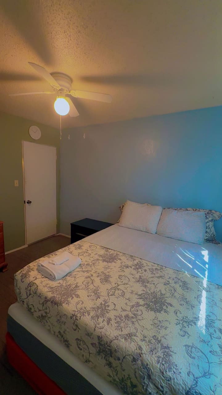 Comfortable Private Room - Carlsbad, NM