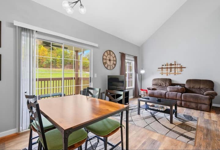 Beautiful 2 Bedroom/ 2 Bathroom Condo - Loft - Branson, MO