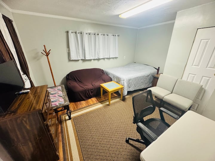 Cozy Room, Great Location, Private Access & Bath! - North Augusta, SC