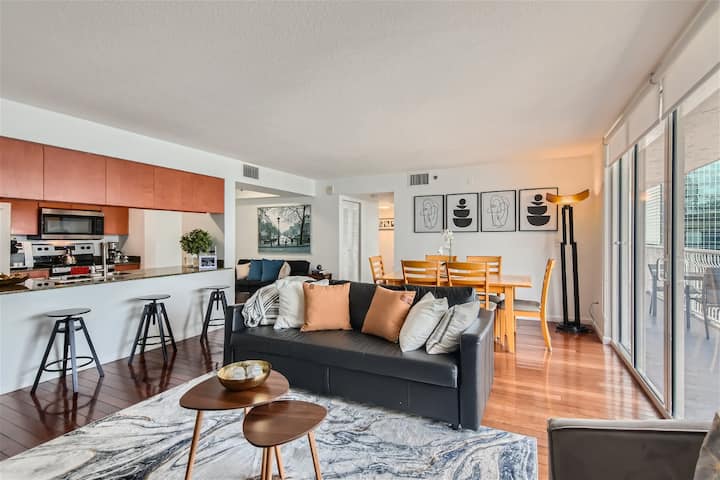 Luxury Chic Condo 2br/2*free Parking*gym-brickell - 邁阿密