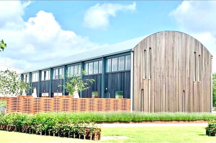 No.3 The Dutch Barn - Light, Bright, Contemporary. - England