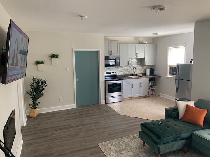 2-br Newly Renovated, Modern Luxury Lansdowne Apt - Bryn Mawr, PA