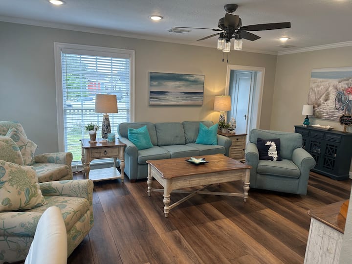 Cottage With Pool, Near Beach (Pet Friendly) - Galveston