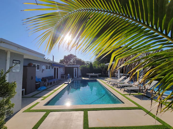 Luxurious Super Host Hollywood House, Pool Heater - Pembroke Pines, FL