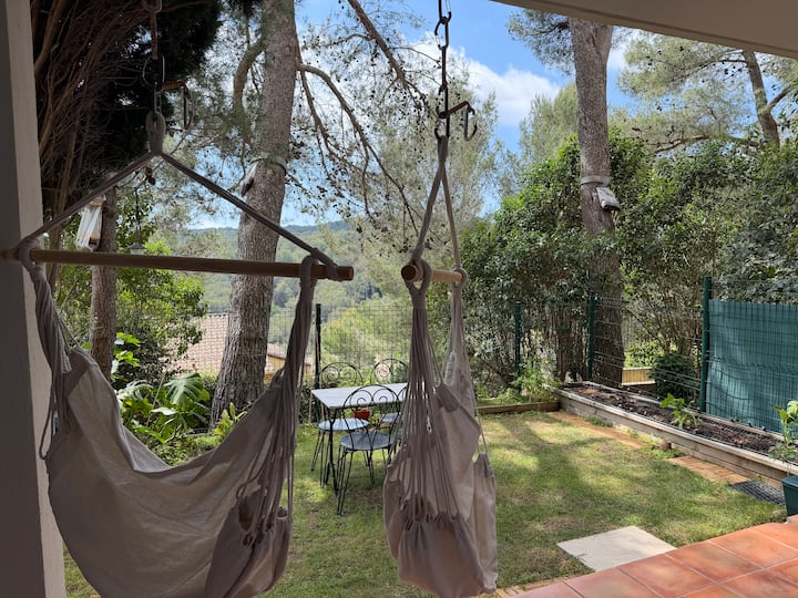 Appartement Frais Sous Les Pins, Piscine & Parking - Mougins