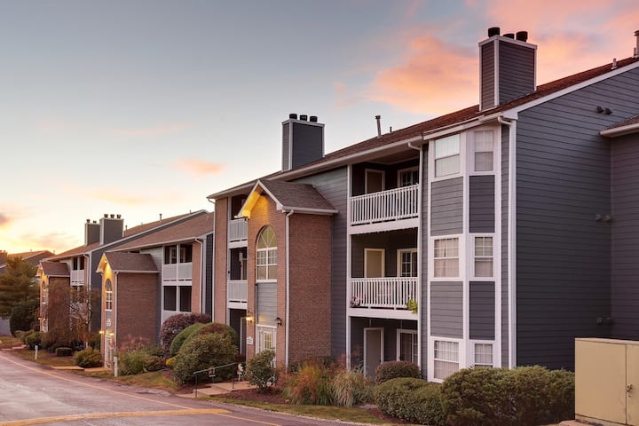 Be Comfortable In Eagle Ridge Apartments. - Monroeville, PA