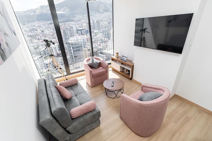 Despierta Con Vista Espectacular/piscina + Parqueo - Quito