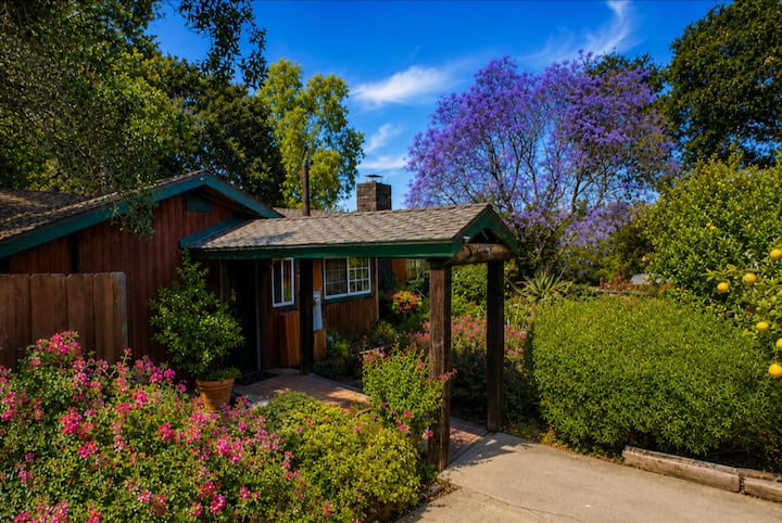 Country Cottage In Lush, Gated, Compound - Agoura Hills, CA