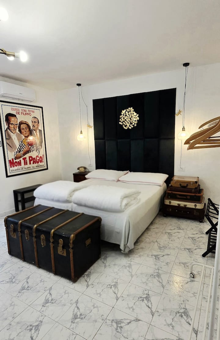 Maiorani 31 - Stay In The Heart Of Old Naples - Naples