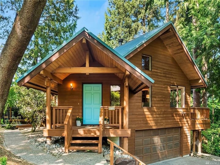 Spacious Cabin With Hottub, Sauna,ac,loft,king Bed - Bothell, WA