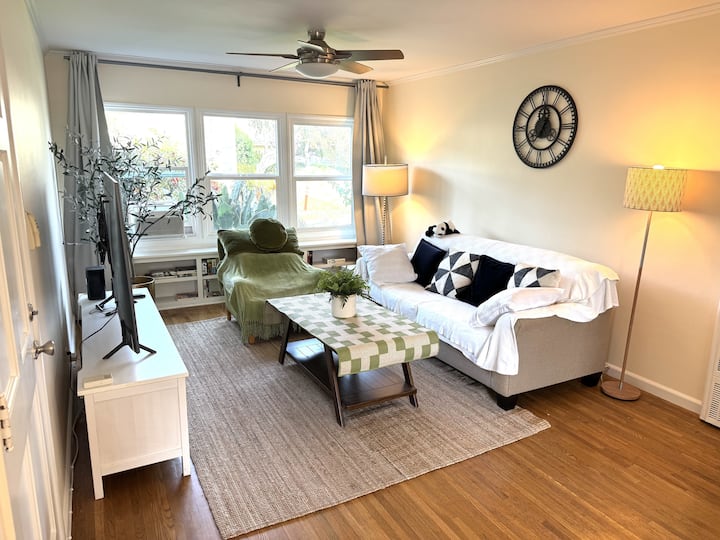 Palacious & Cozy Stay • Pool • Near Universal - Burbank, CA