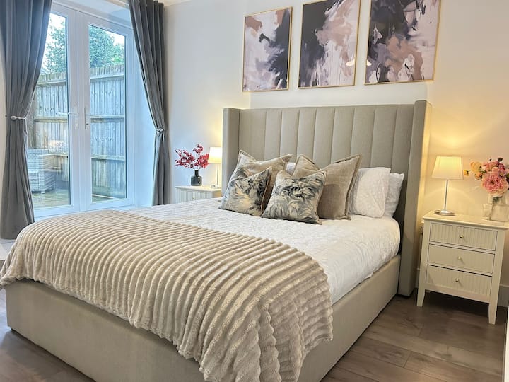 Spacious Southampton City Apartment With Courtyard - Southampton