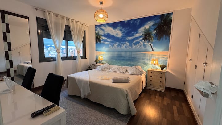 3 Storey Penthouse With Seasonal Jacuzzi- Benidorm - Villajoyosa