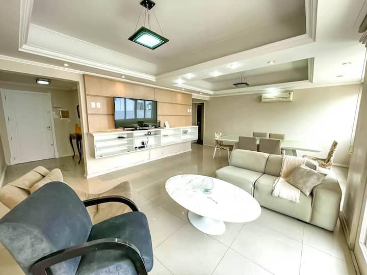 Apartamento Espaçoso Com Mobiliário Completo Próximo à Redenção - Porto Alegre