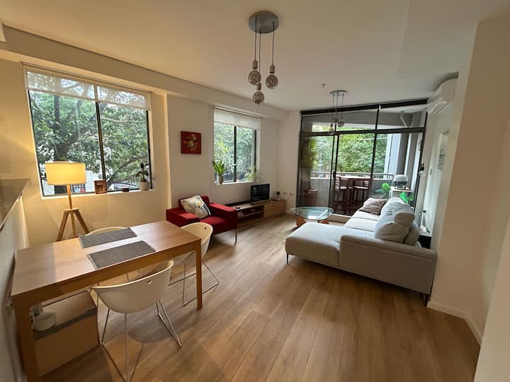 Oversized Apartment In Great Location Inc Parking - Surry Hills
