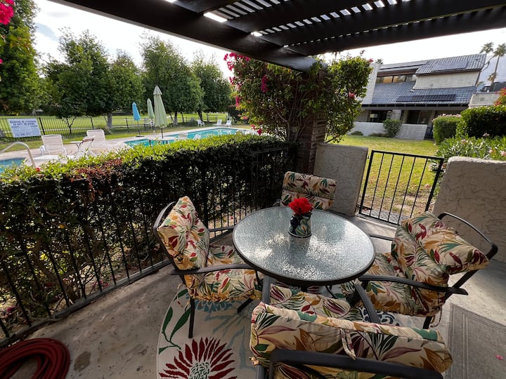 Palm Springs Golf & Pool Oasis - Palm Springs, CA