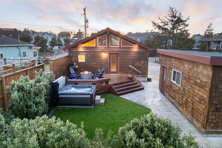 Coho Cottage-pups Ok- Hot Tub- 5 Min Walk To Beach - Pacific City, OR