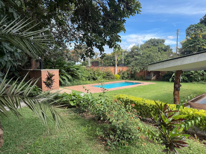 Wines & Wings: Luxury Room 3 Area 12 - Lilongwe