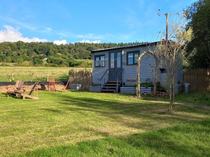Mighty Oaks Glamping Shepherds Hut - Sidmouth