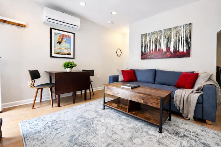 Metro Magic! Spotless 2-level Guest House+parking - Washington, DC