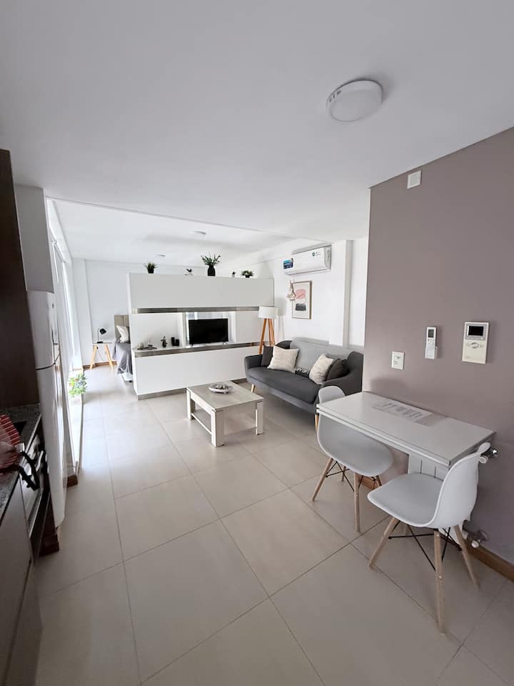 Edificio De Categoría , Zona Gastronómica - Bella Vista