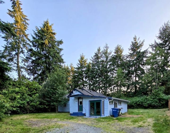 Little House Close To Everything. - 塔克維拉