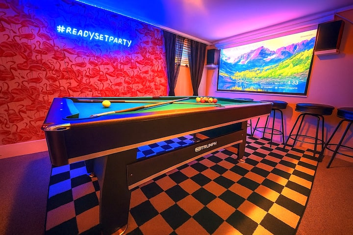 Vibe City! Backyard, Games, Hottub, 4th Night Free - Denver, CO