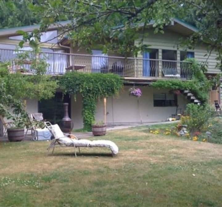 Maple Mountain Cozy Suite, In Maple Bay, Bc - Salt Spring Island