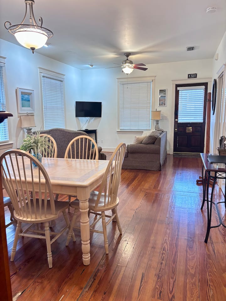 Pet Friendly, Downtown, 3 Bedroom Bungalow - St. Augustine, FL