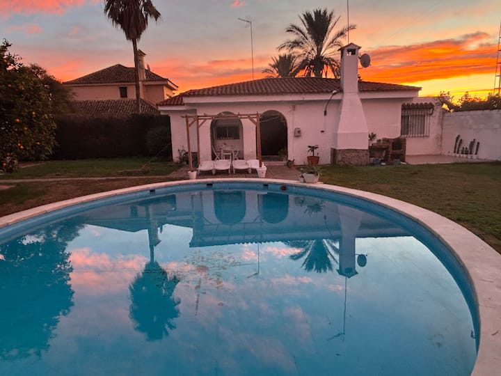 300 Días De Sol, Casa Y Piscina Privada En Sevilla - Sevilla